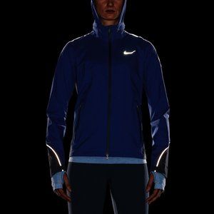 Nike | Jackets & Coats | Nwt Nike Women Hyper Shield Light Running ...